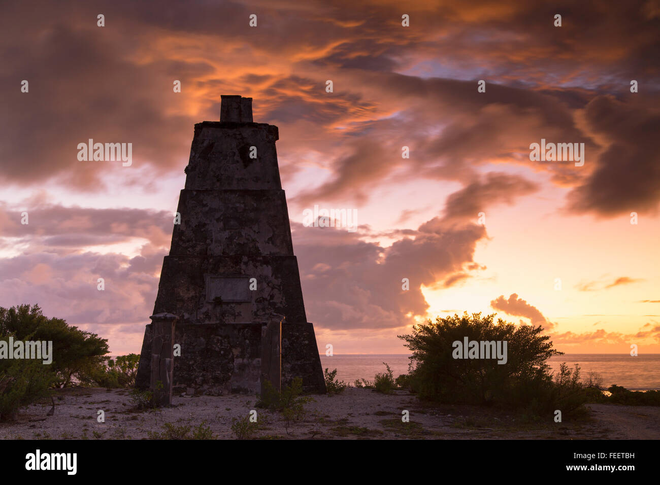 Lighthouse atoll hi-res stock photography and images - Alamy