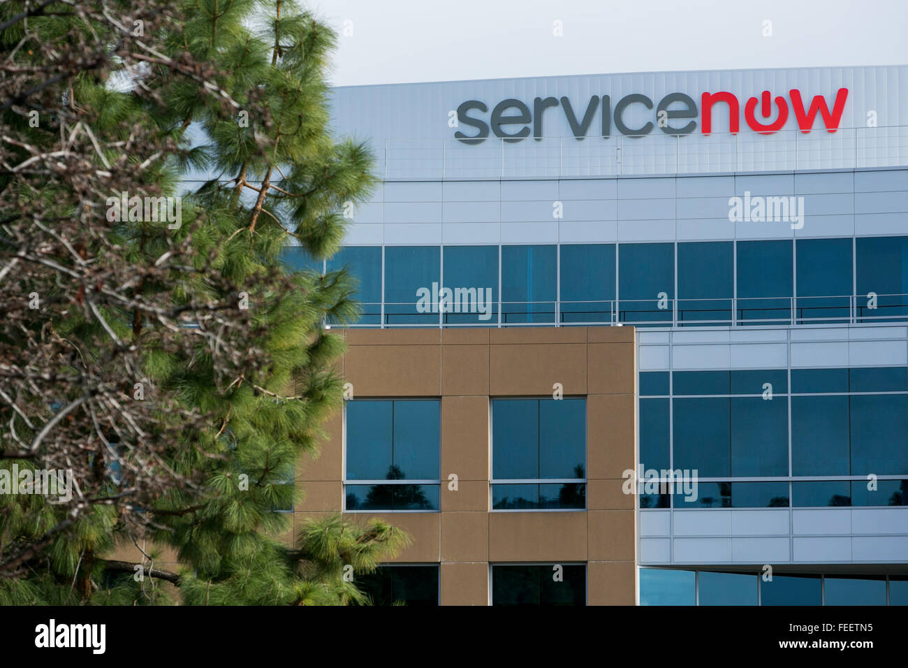 Logo sign outside headquarters servicenow hi-res stock photography and ...