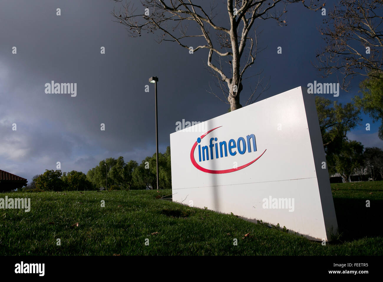 Logo infineon technologies hi-res stock photography and images - Alamy