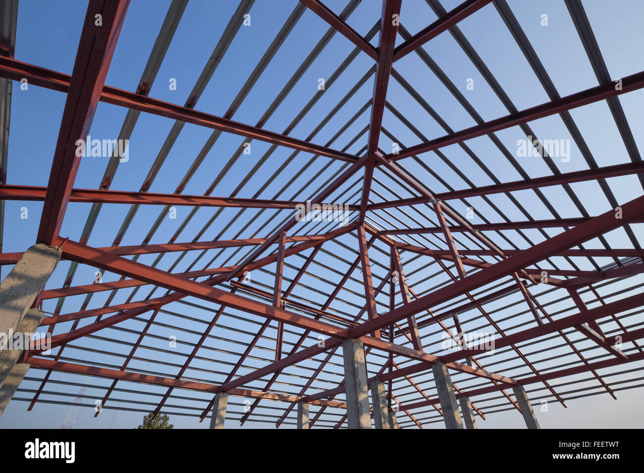 Structural steel beam on roof hi-res stock photography and images - Alamy