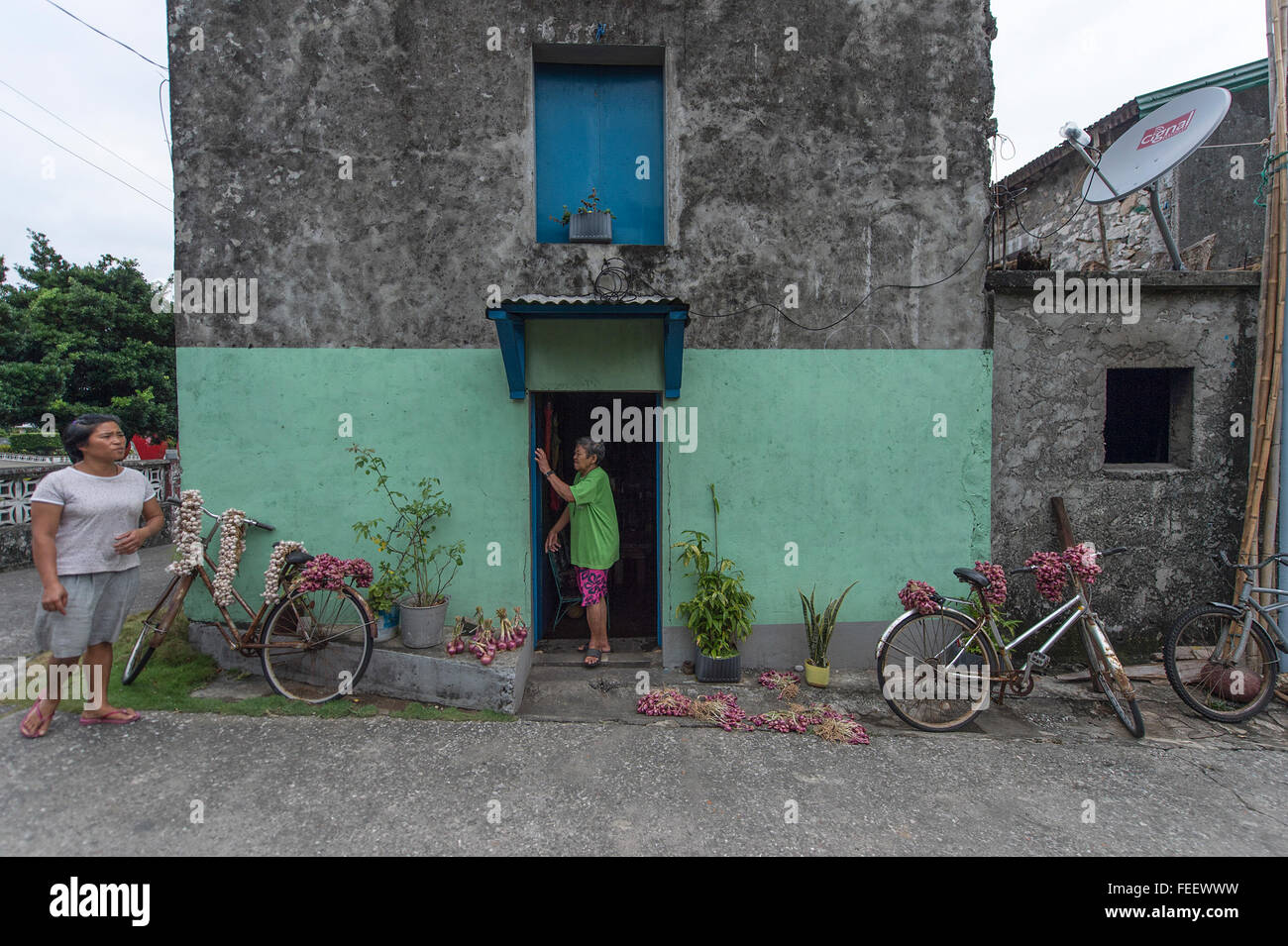 Philippines batanes ivatan people old hi-res stock photography and ...