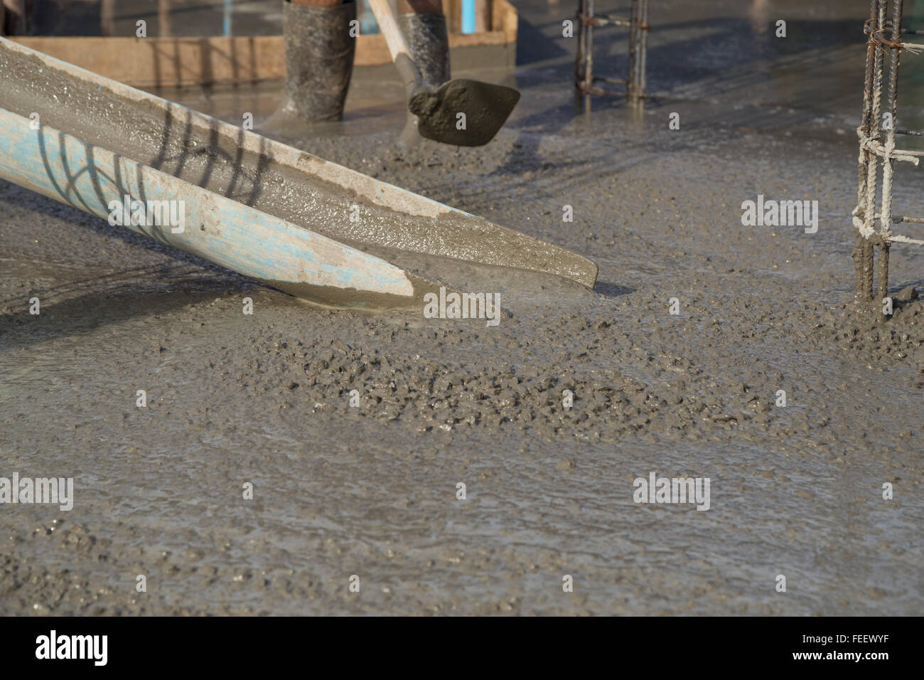 Concrete pouring hi-res stock photography and images - Alamy