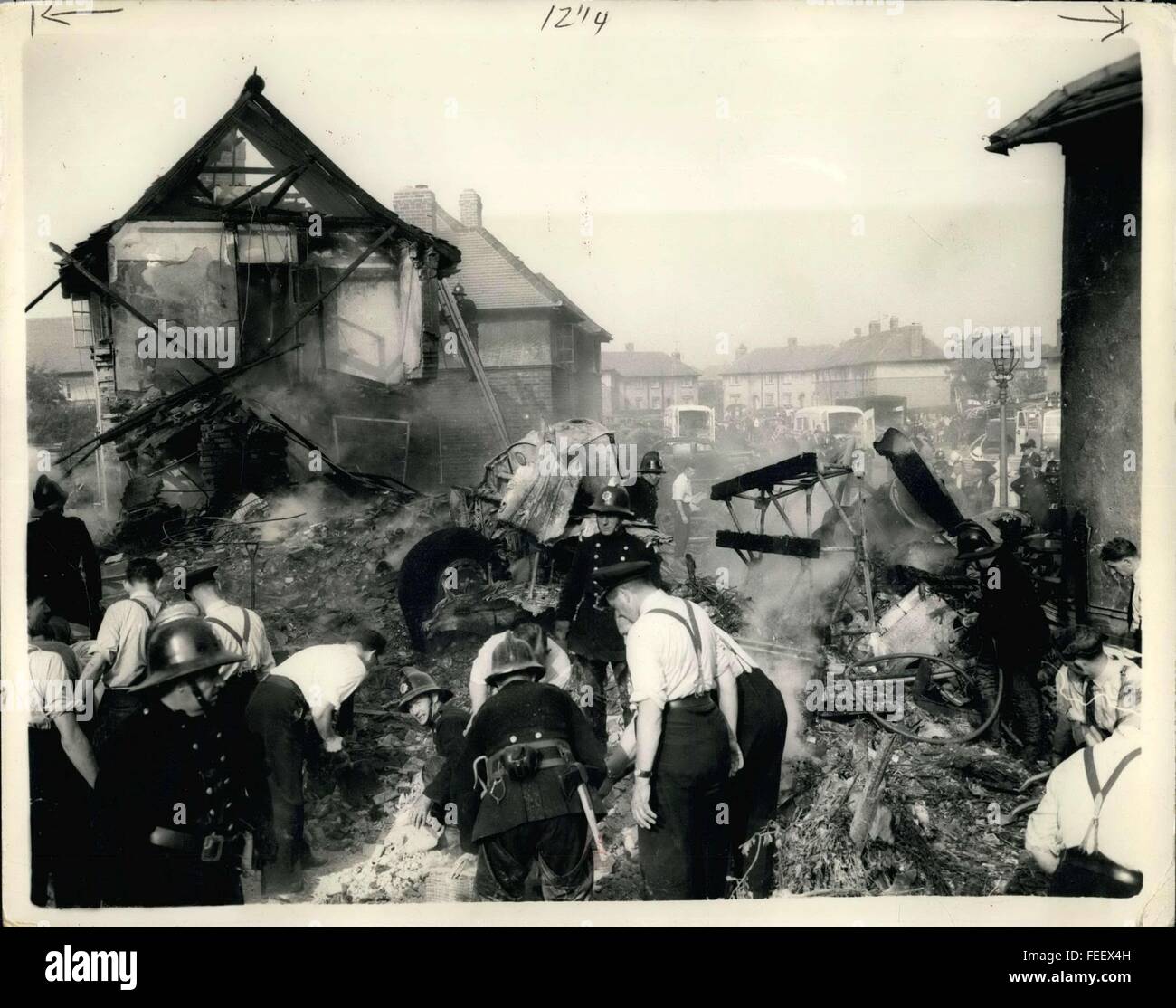 1952 - Viking Airliner Crashes On House At Southall. Twenty Feared Dead ...