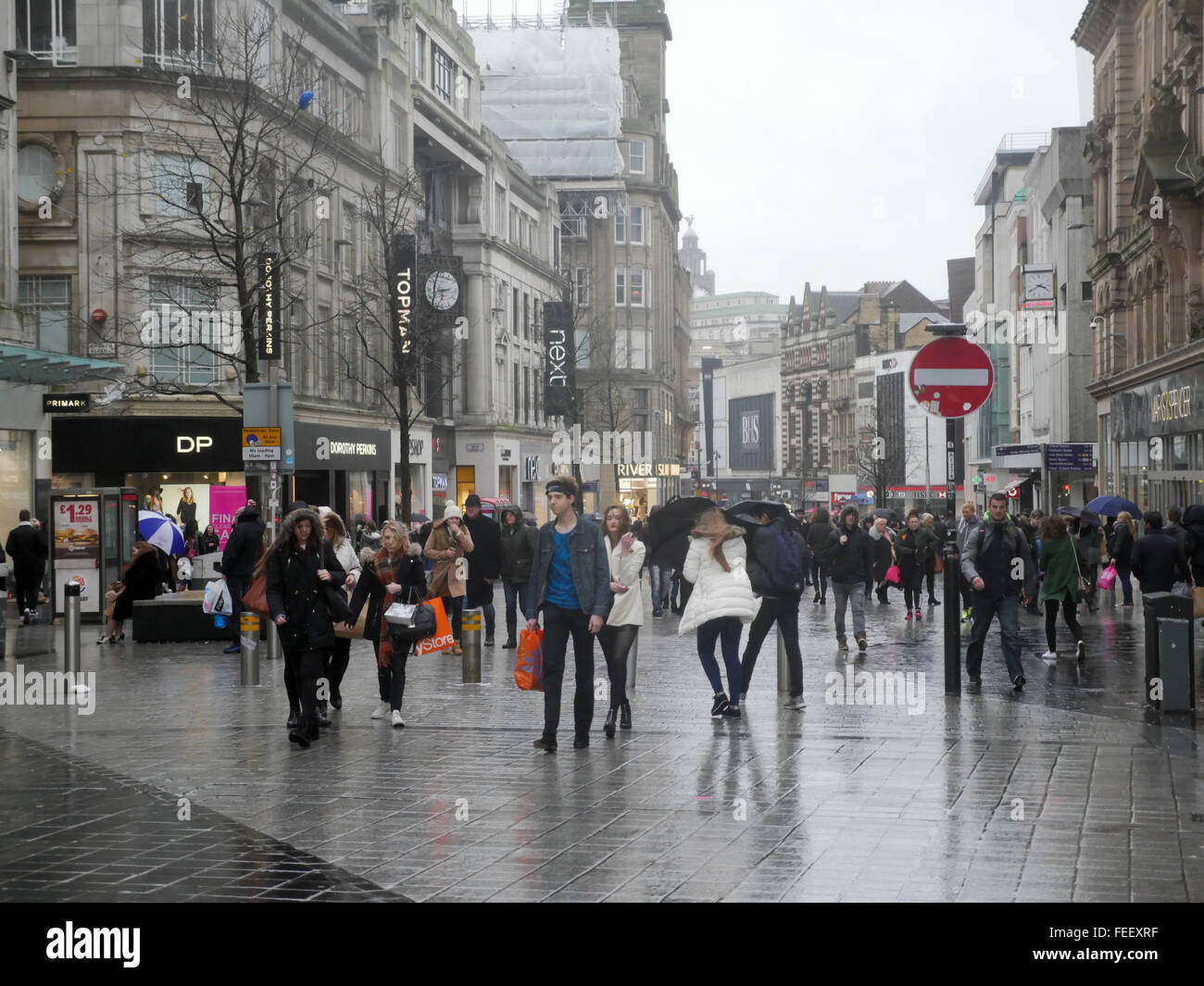 Liverpool Merseyside UK Shoppers on a rainy winters afternoon Stock ...