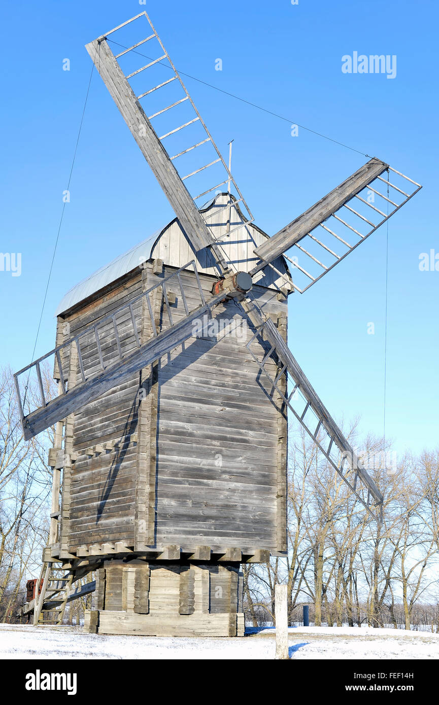 Windmill wheel wind rural hi-res stock photography and images - Alamy