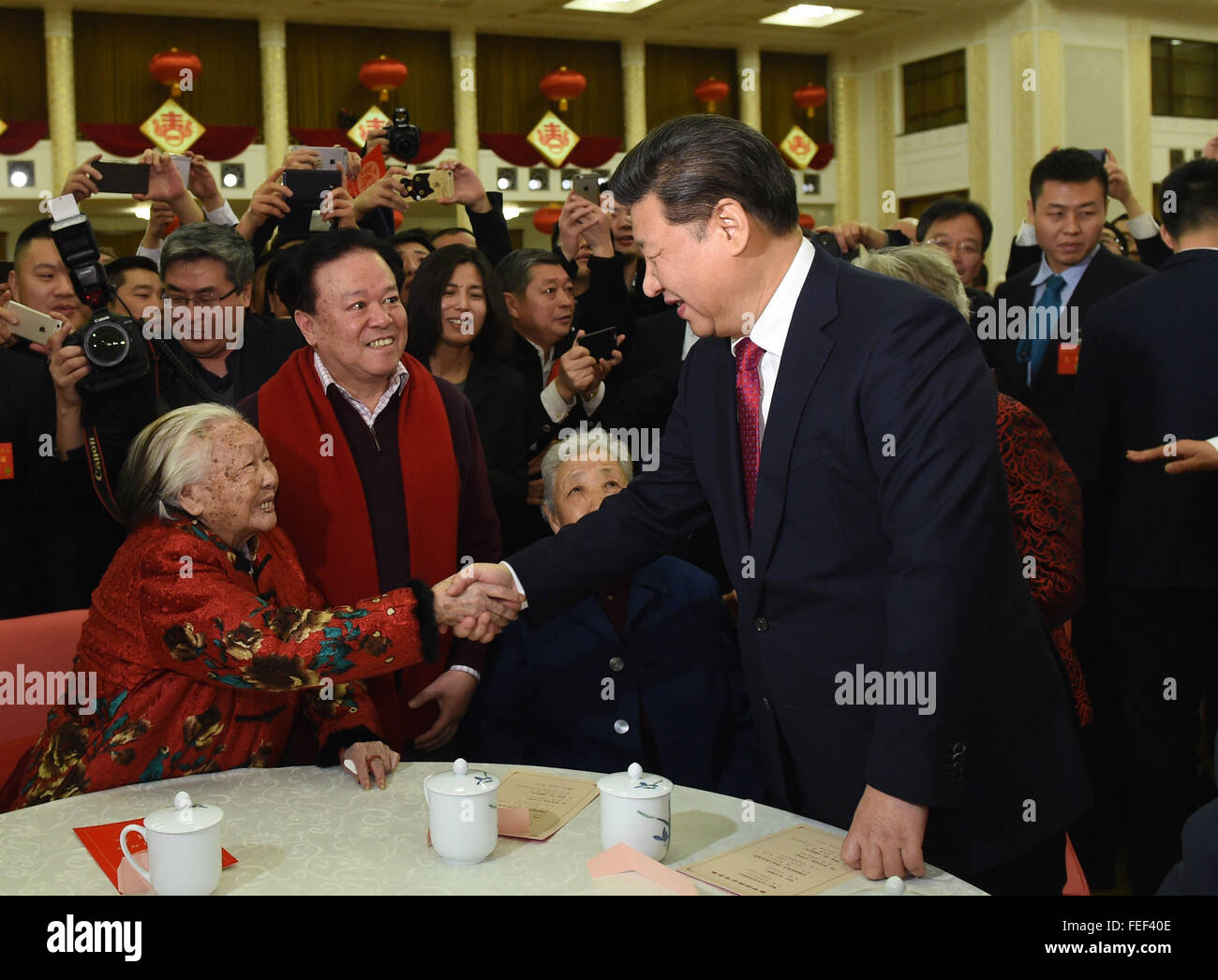 (160206) -- BEIJING, Feb. 6, 2016 (Xinhua) -- Chinese President Xi ...
