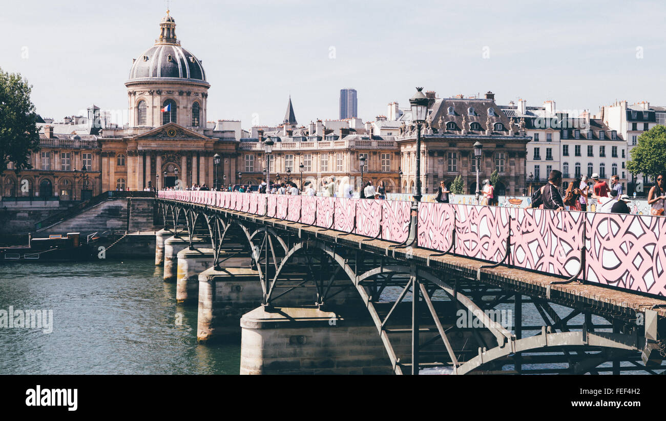 The paris bridge of locks hi-res stock photography and images - Alamy