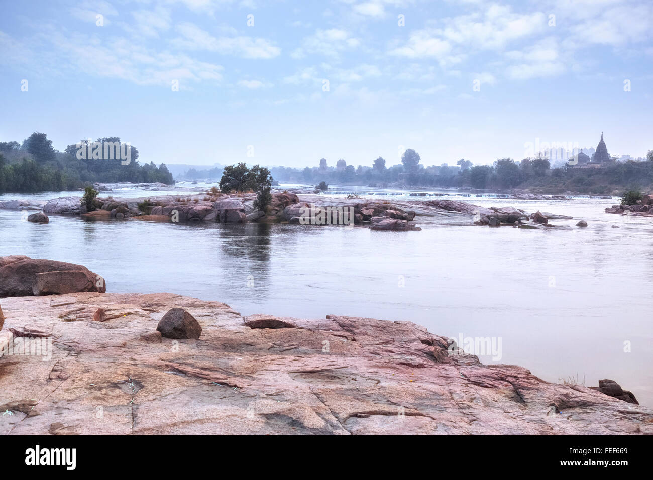 Orchha india river hi-res stock photography and images - Alamy