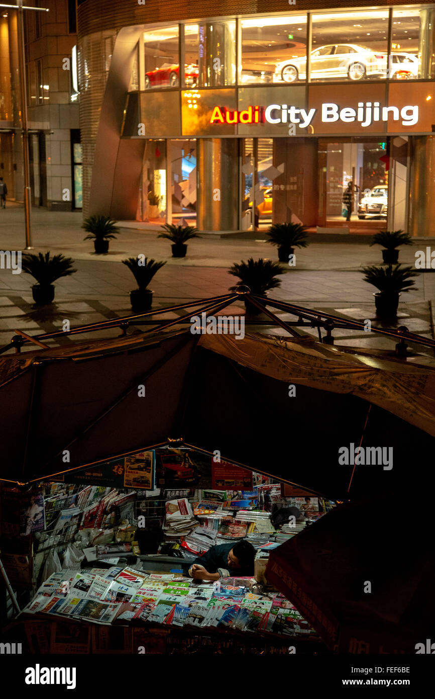old newspaper booth in Wangfujing Stock Photo - Alamy