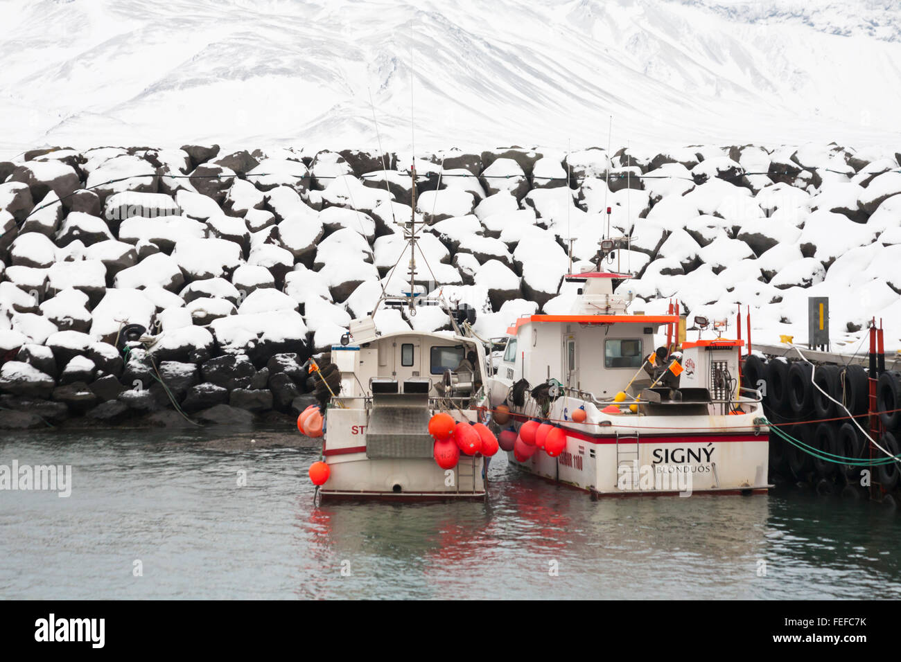 Fishing boats in arnarstapi harbour hi-res stock photography and images ...