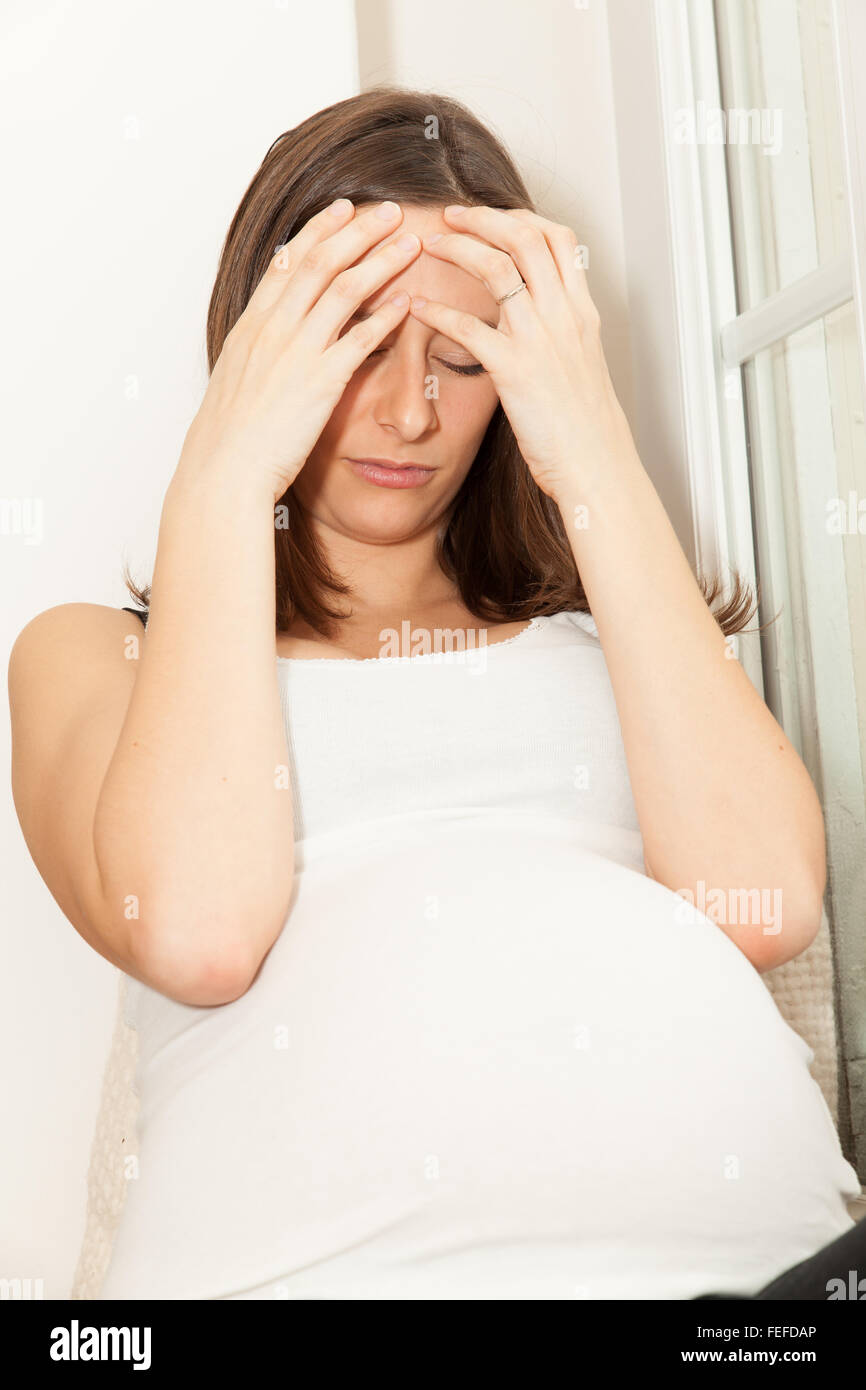 Pregnant crying hi-res stock photography and images - Alamy