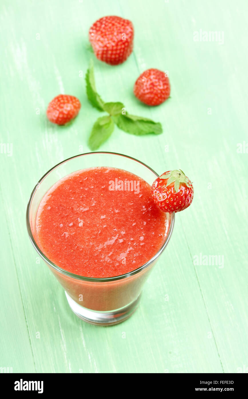 Strawberry smoothie in glass hi-res stock photography and images - Alamy