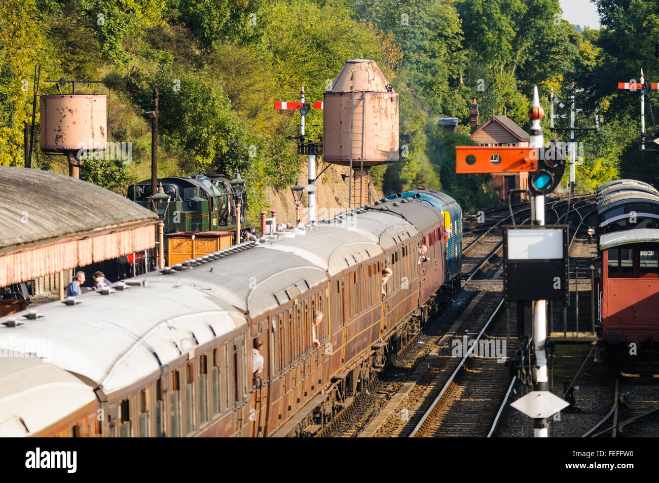 Lner teak coaches hi-res stock photography and images - Alamy