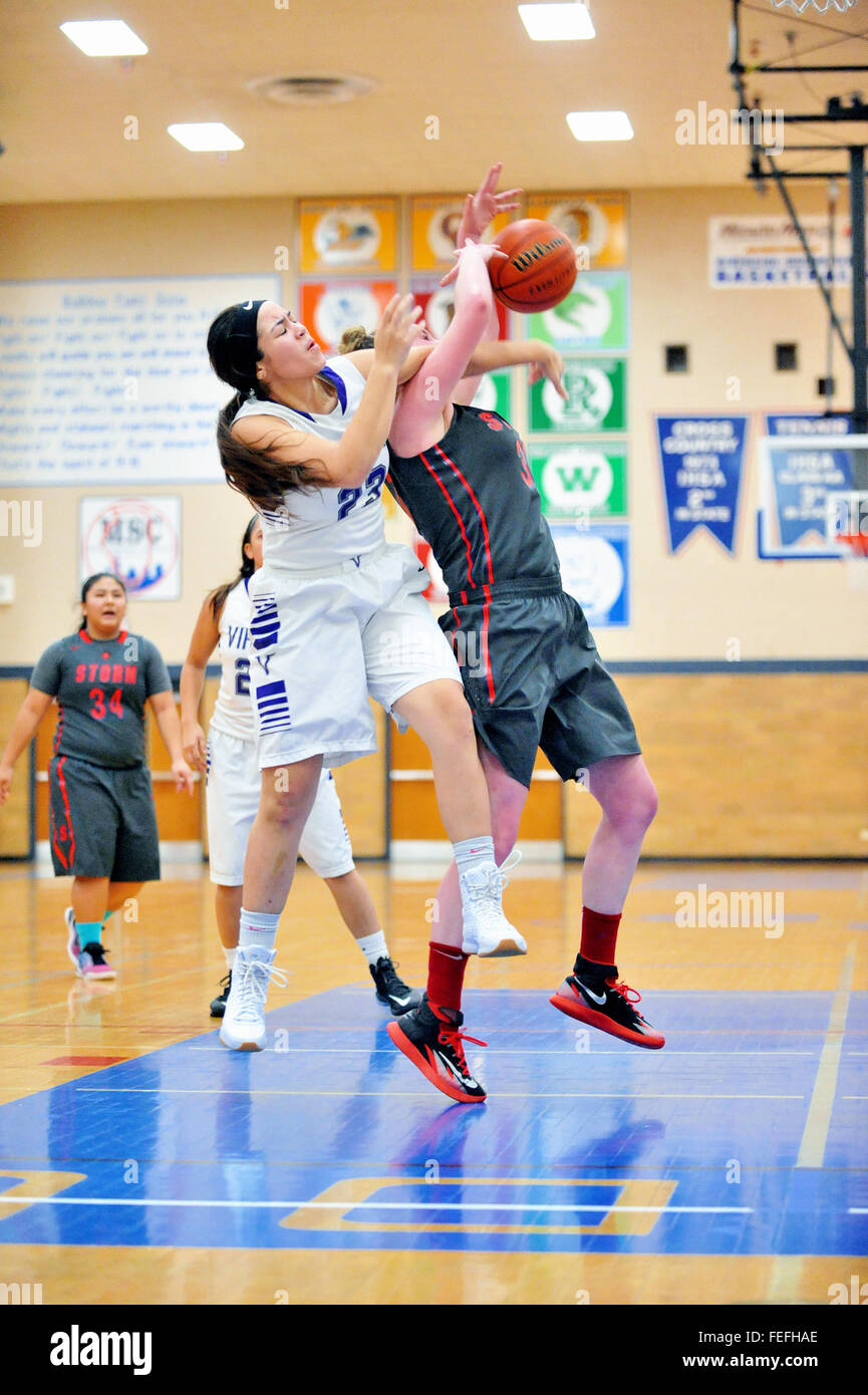 Girls basketball foul hi-res stock photography and images - Alamy
