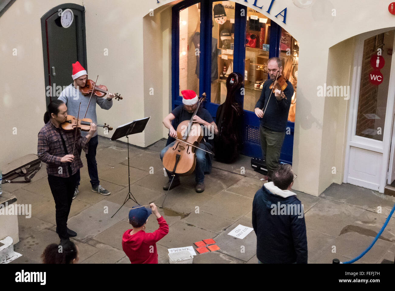 Famous british musicians hi-res stock photography and images - Alamy