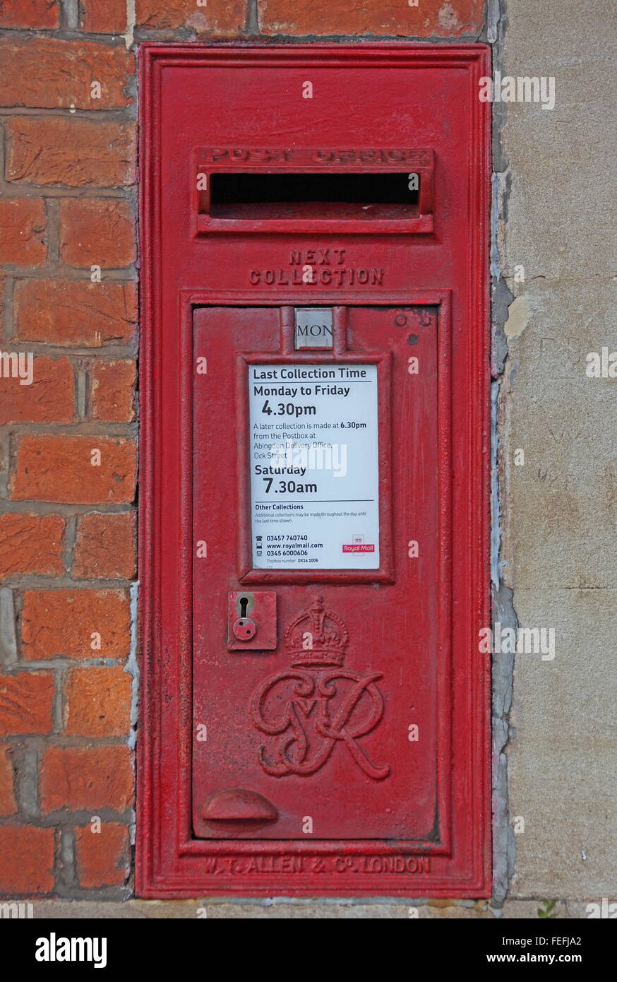Postbox number ox14 1006 collection hi-res stock photography and images ...