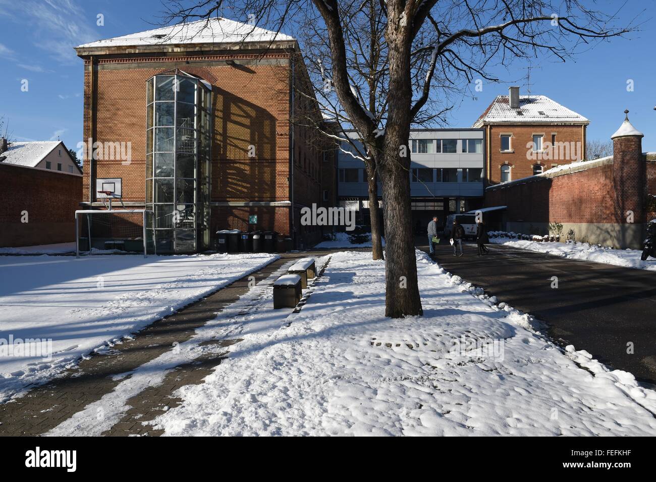 Ulm, Germany. 20th Jan, 2016. Snow lies in the inner yard at the ...
