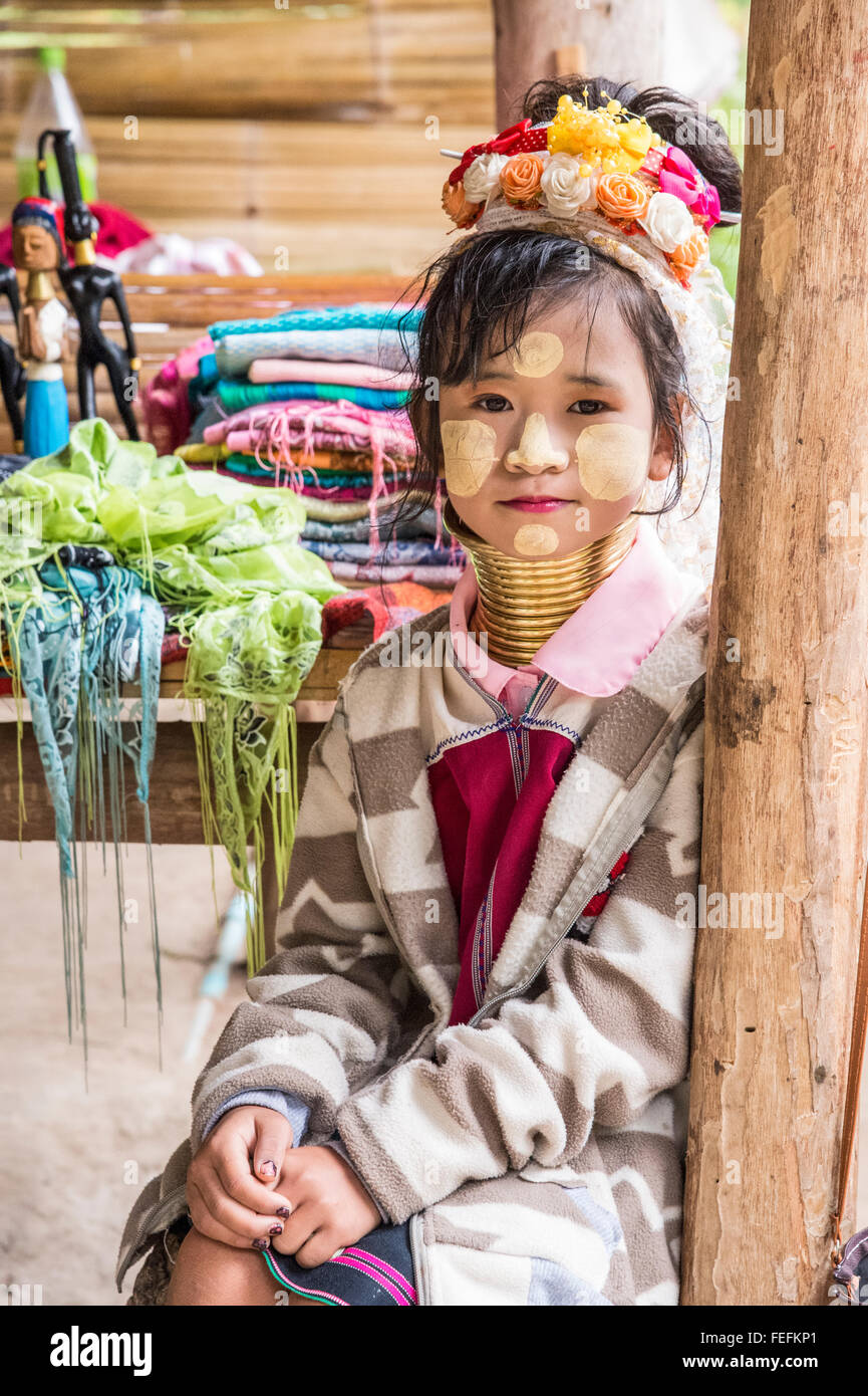 Hill Tribes of Northern Thailand Ladies from the Padong long neck ...