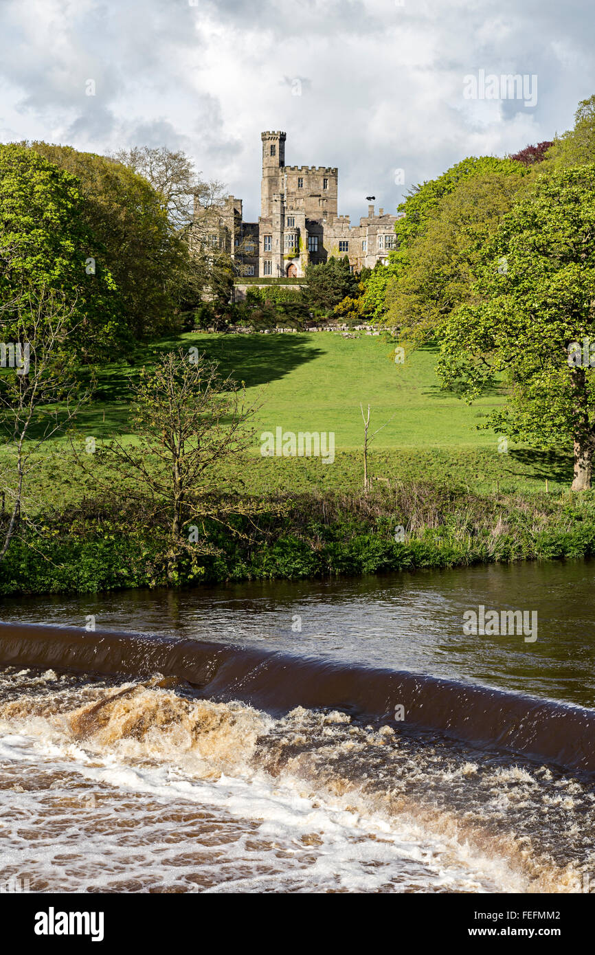 Hornby castle and river hi-res stock photography and images - Alamy