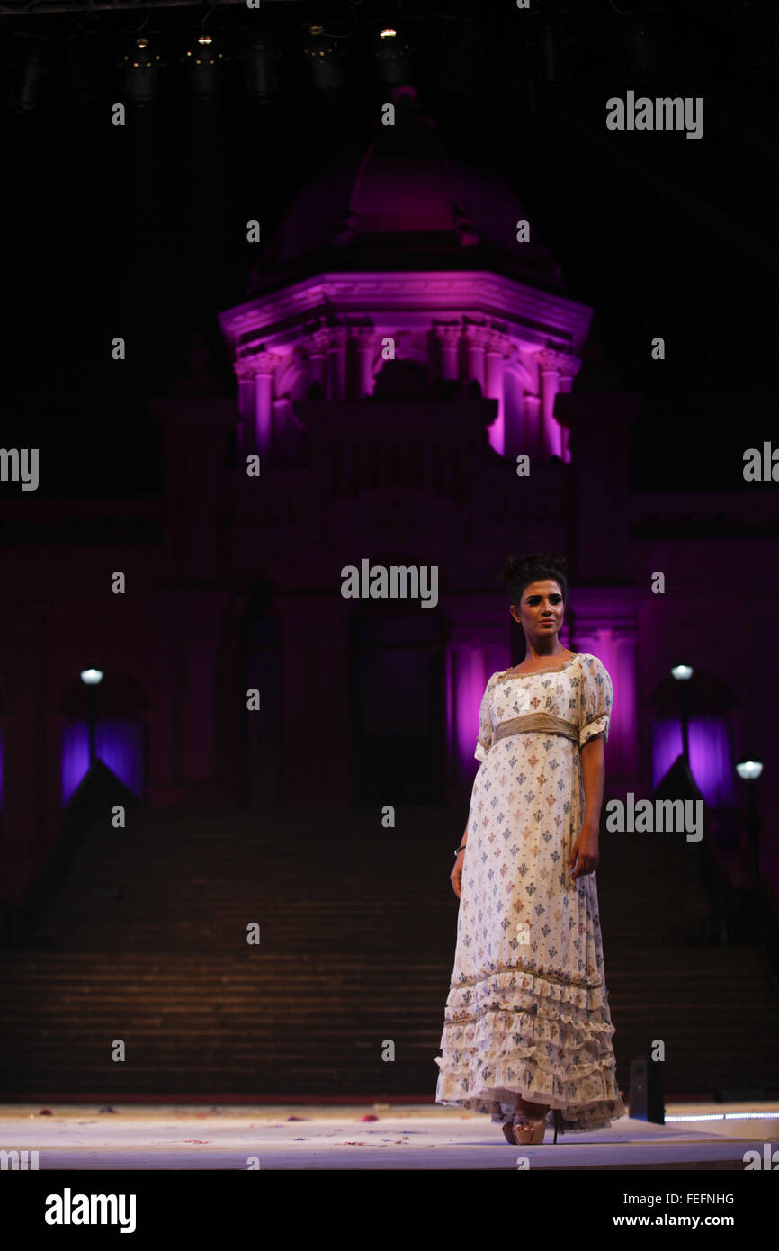 Dhaka, Bangladesh. 6th Feb, 2016. Models display cloths made by Muslin ...