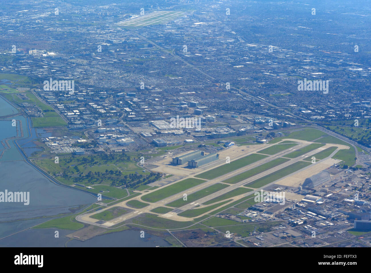 Airport operations center hi-res stock photography and images - Alamy