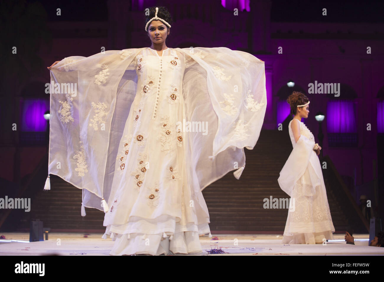 Dhaka, Bangladesh. 6th Feb, 2016. Models display cloths made by Muslin ...