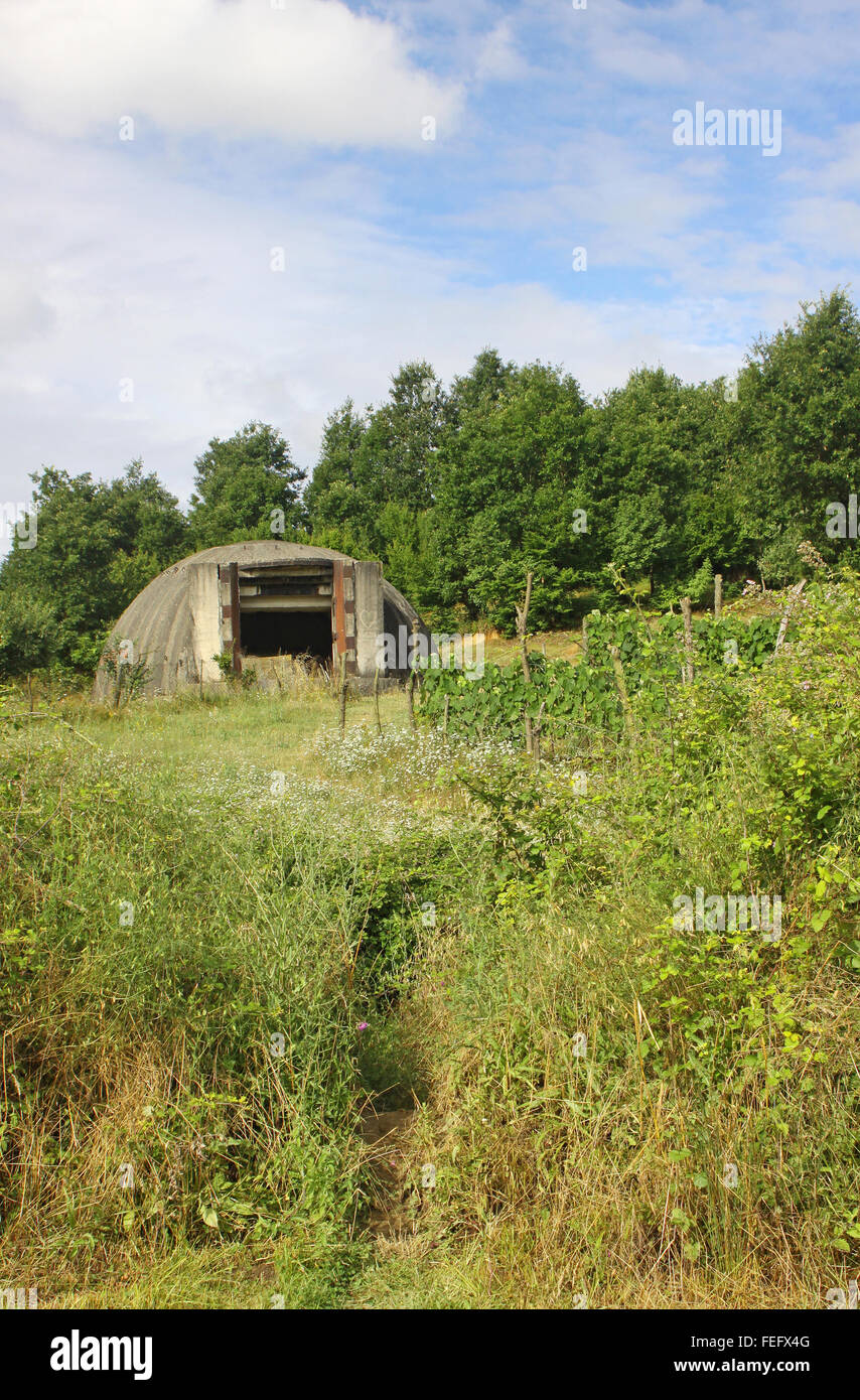 Military bunker hi-res stock photography and images - Alamy