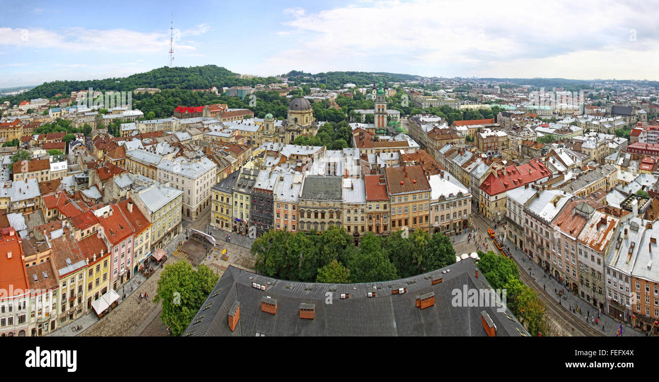 Old townhouse square hi-res stock photography and images - Alamy
