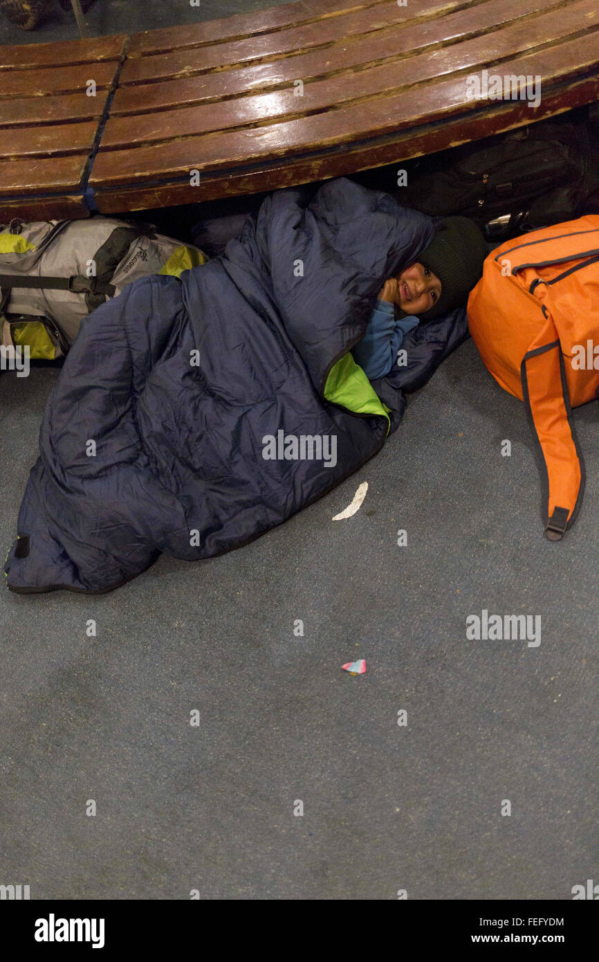 Afghanistan refugees boat hi-res stock photography and images - Alamy