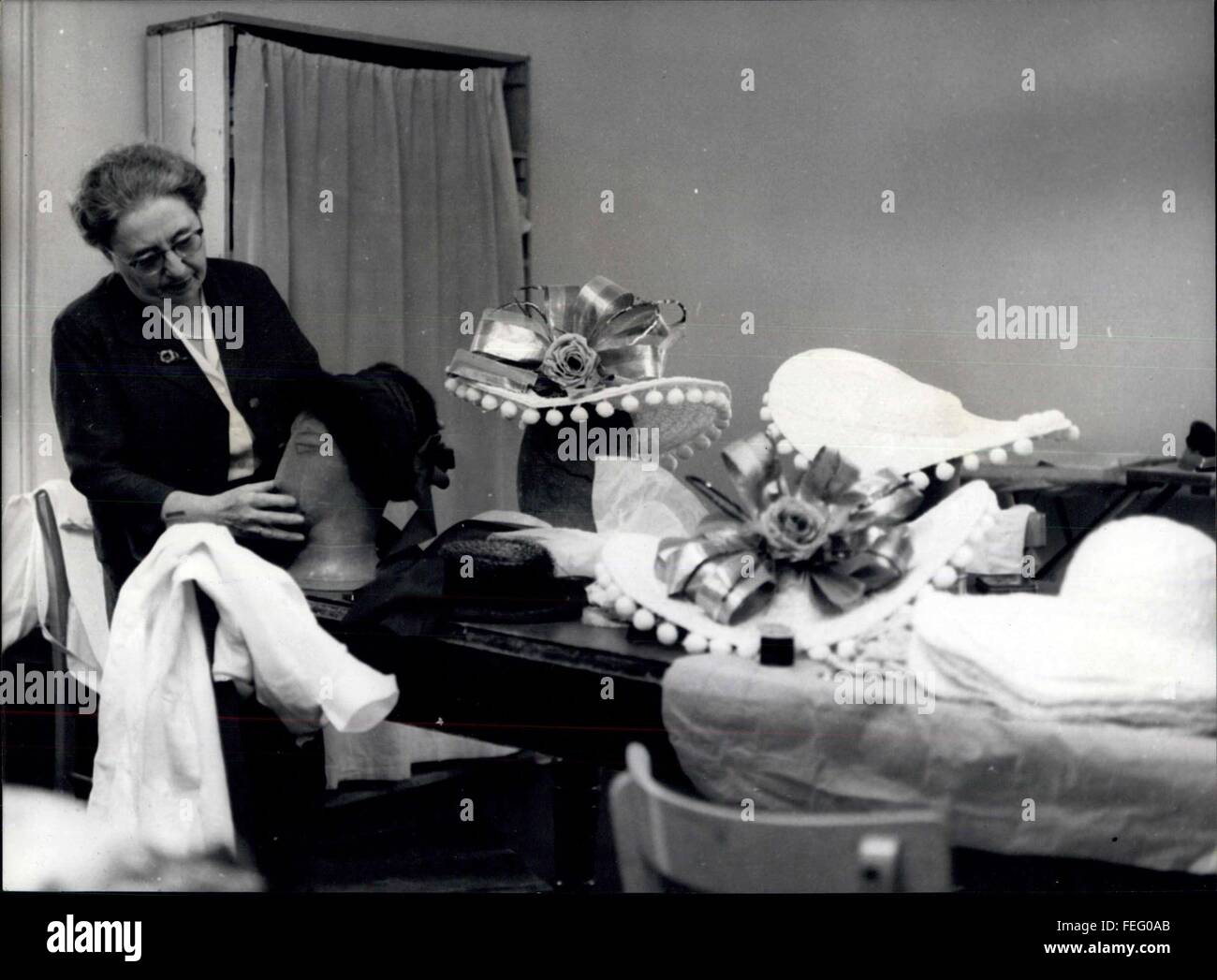 Milliner hi-res stock photography and images - Alamy