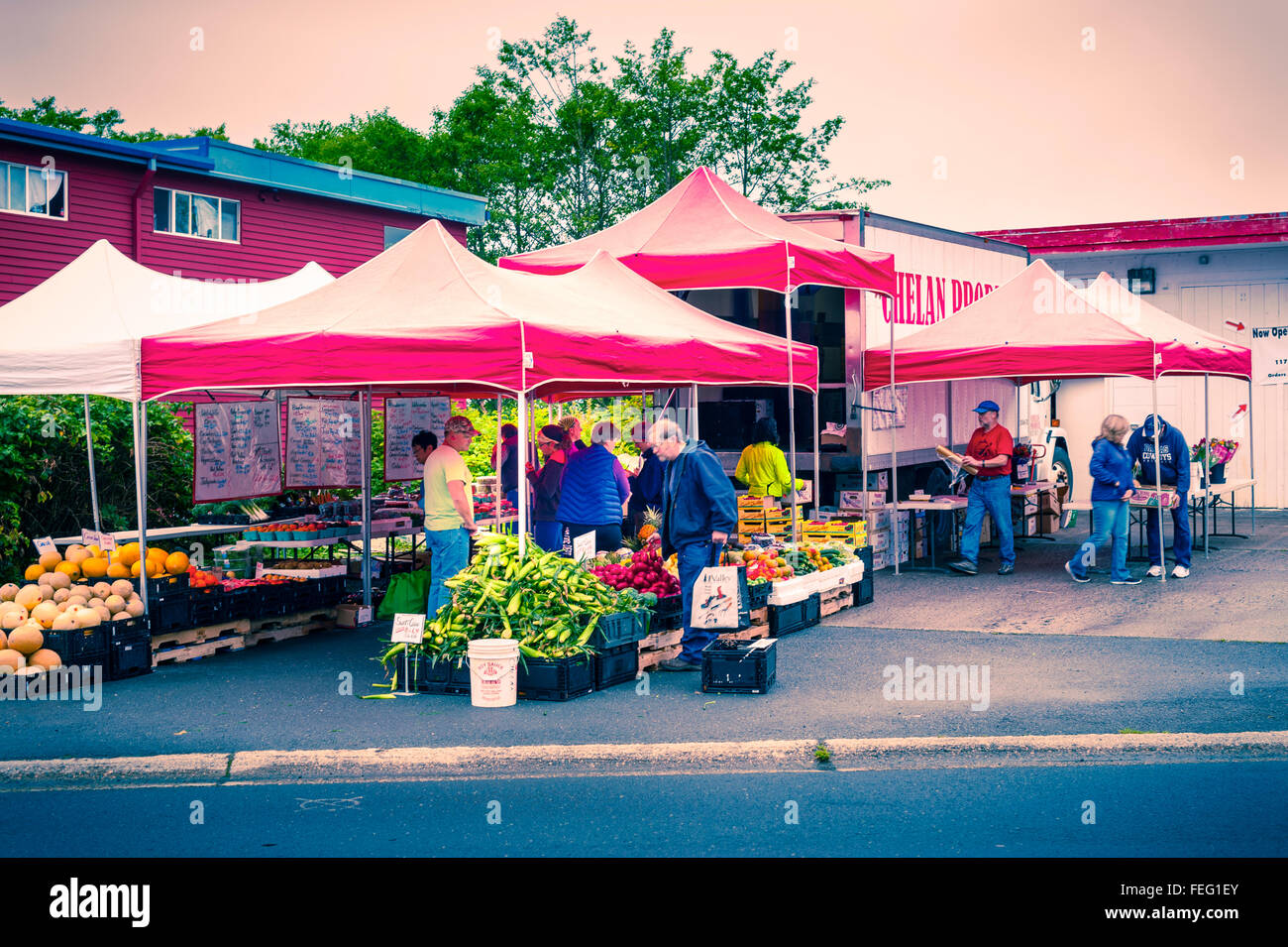 Chelan produce truck hi-res stock photography and images - Alamy