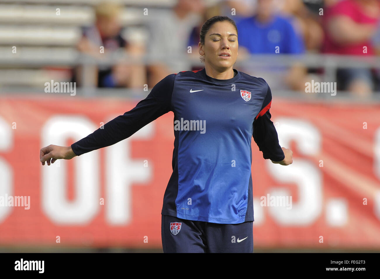 Orlando, FL, USA. 10th Nov, 2013. U.S. goalkeeper Hope Solo (1) prior ...