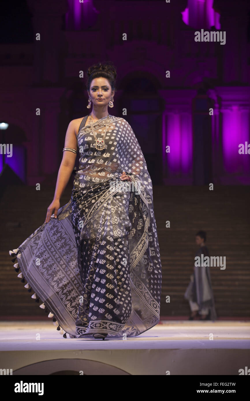 Dhaka, Bangladesh. 6th Feb, 2016. Models display cloths made by Muslin ...