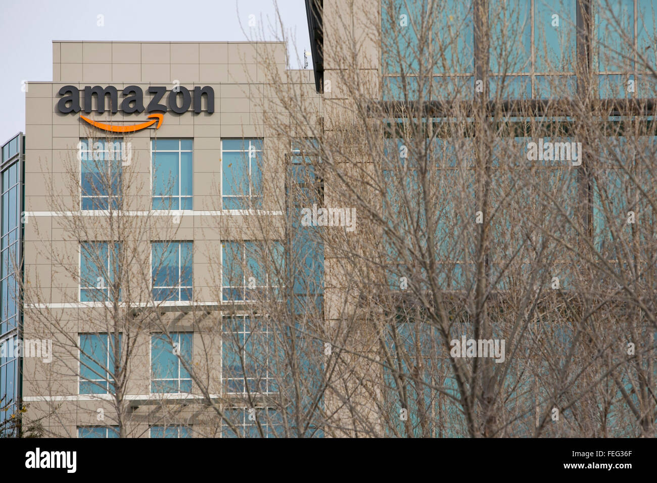 Amazon company logo hi-res stock photography and images - Alamy