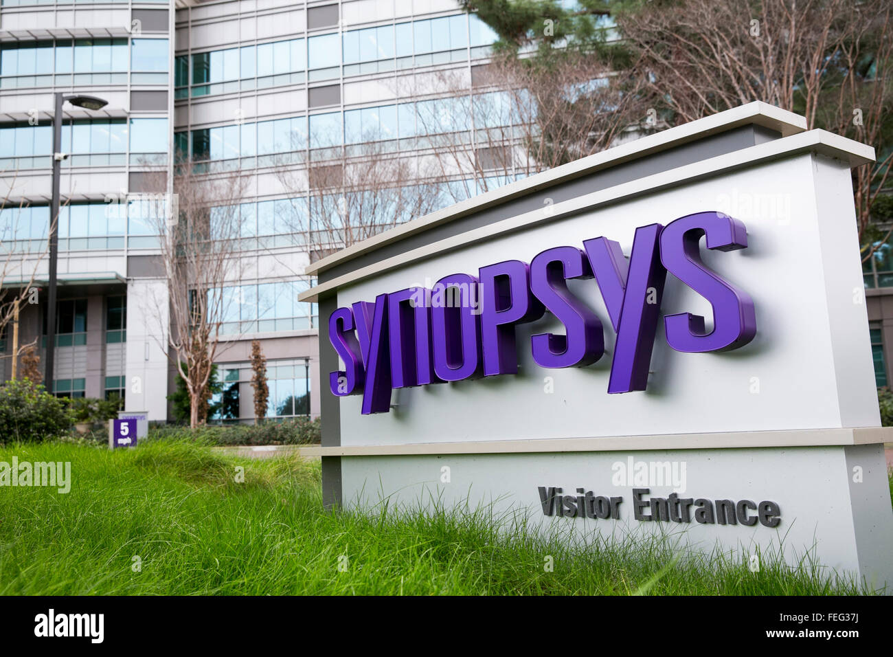 Synopsys hi-res stock photography and images - Alamy