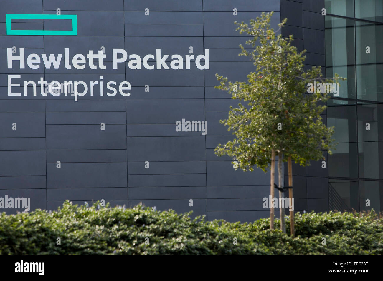 Palo alto hp sign headquarters hi-res stock photography and images - Alamy