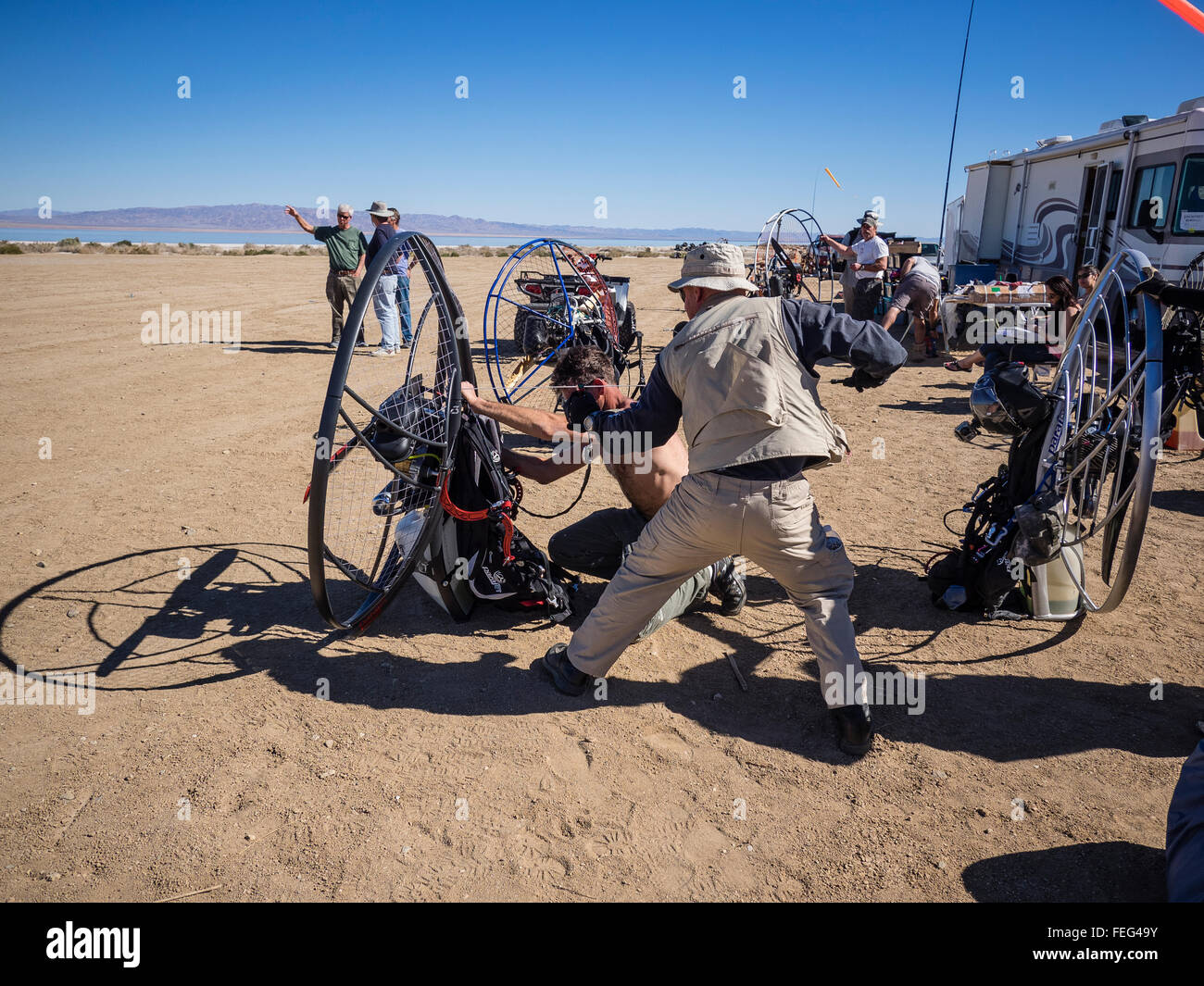 Two male paramotoring pilots work hi-res stock photography and images ...