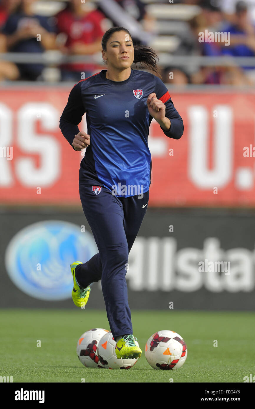 Orlando, FL, USA. 10th Nov, 2013. U.S. goalkeeper Hope Solo (1) prior ...