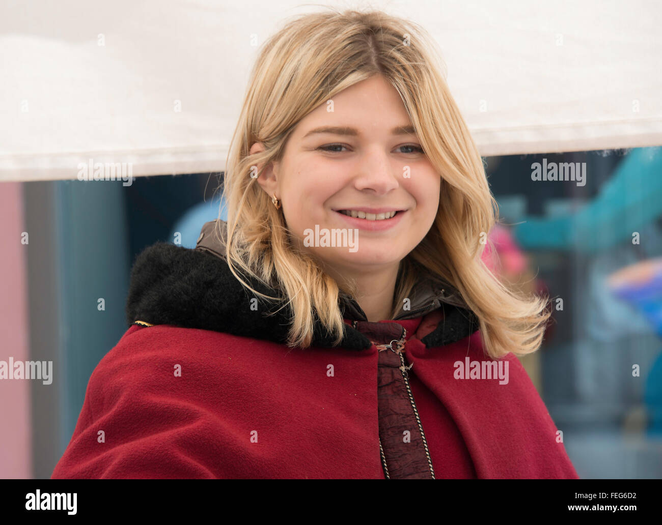 Medieval period woman hi-res stock photography and images - Alamy