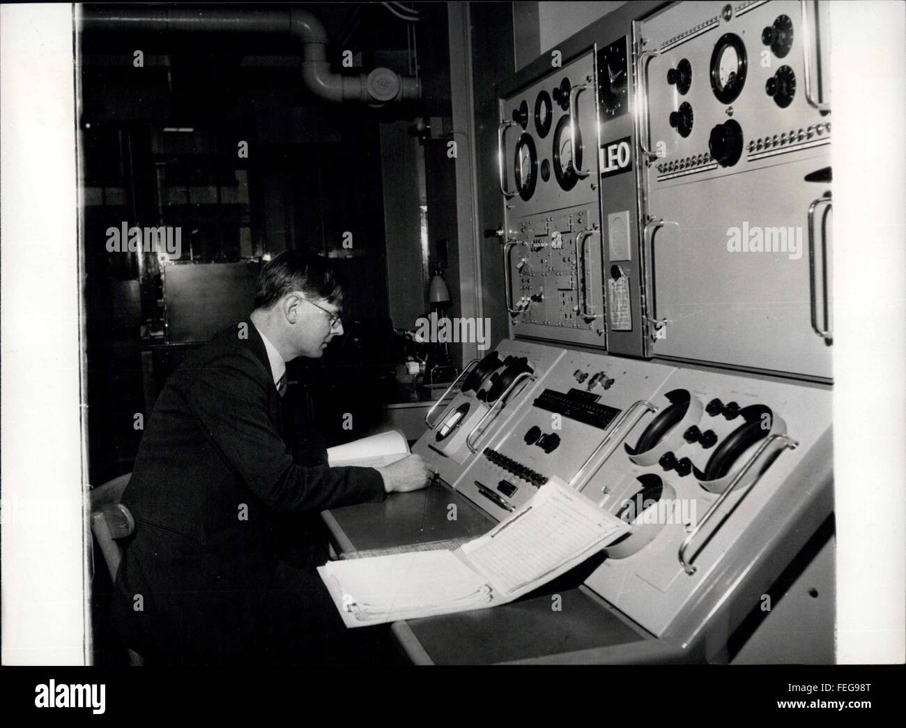 Dr j pinkerton hi-res stock photography and images - Alamy