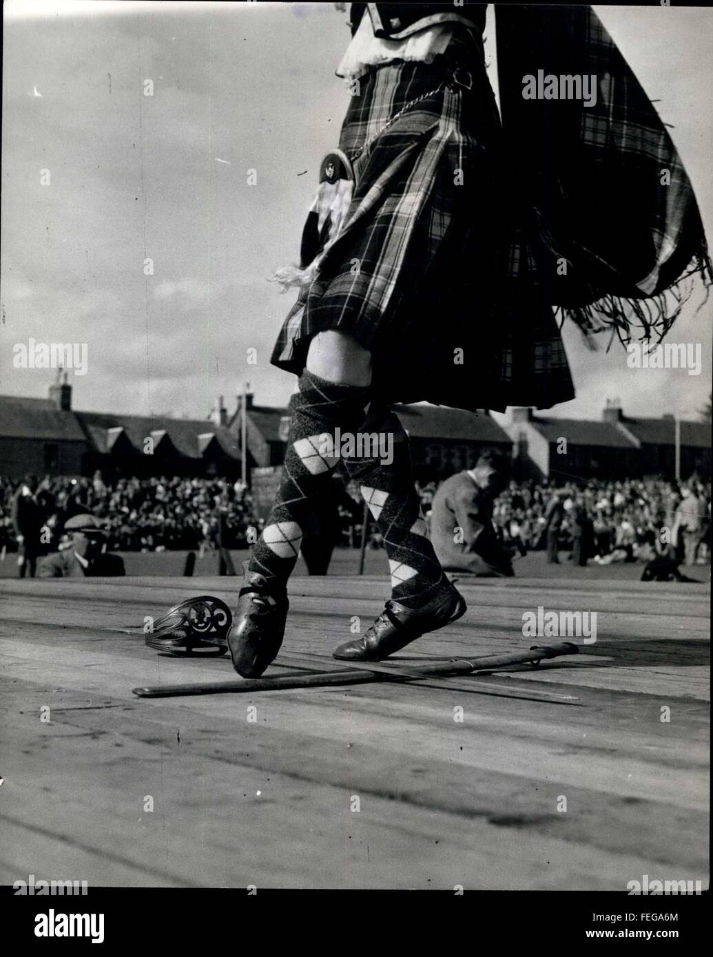 Highland sword dance hi-res stock photography and images - Alamy