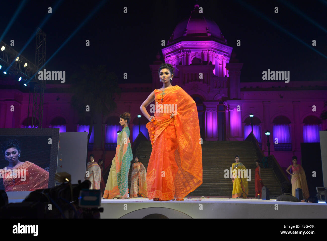 Dhaka, Bangladesh. 07th Feb, 2016. Bangladeshi Ramp models are ...