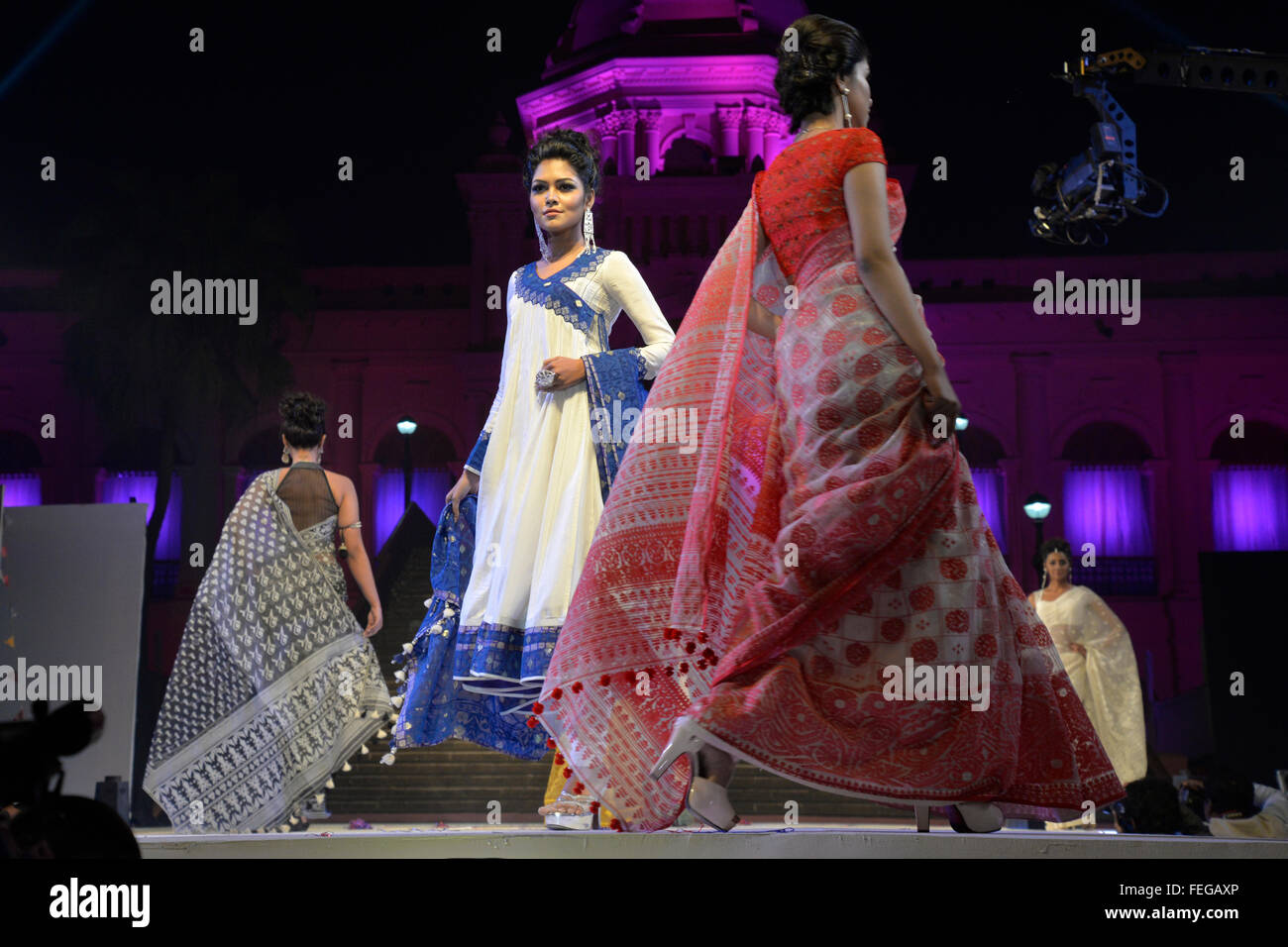 Dhaka, Bangladesh. 07th Feb, 2016. Bangladeshi Ramp models are ...