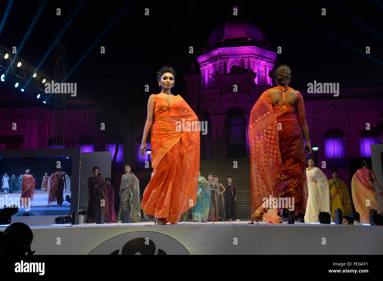 Dhaka, Bangladesh. 07th Feb, 2016. Bangladeshi Ramp models are ...