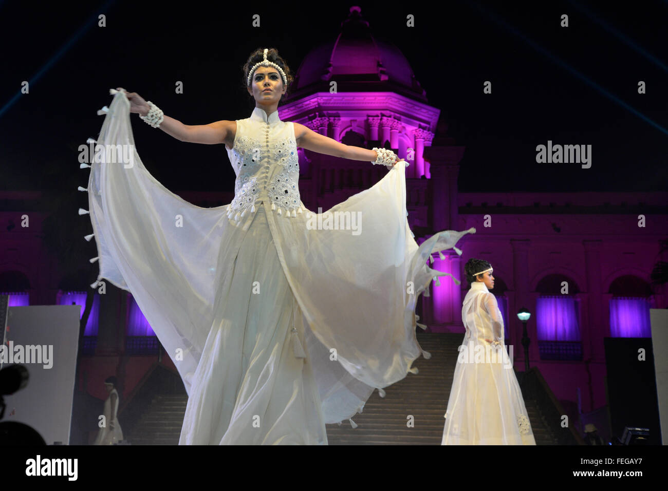 Dhaka, Bangladesh. 07th Feb, 2016. Bangladeshi Ramp models are ...