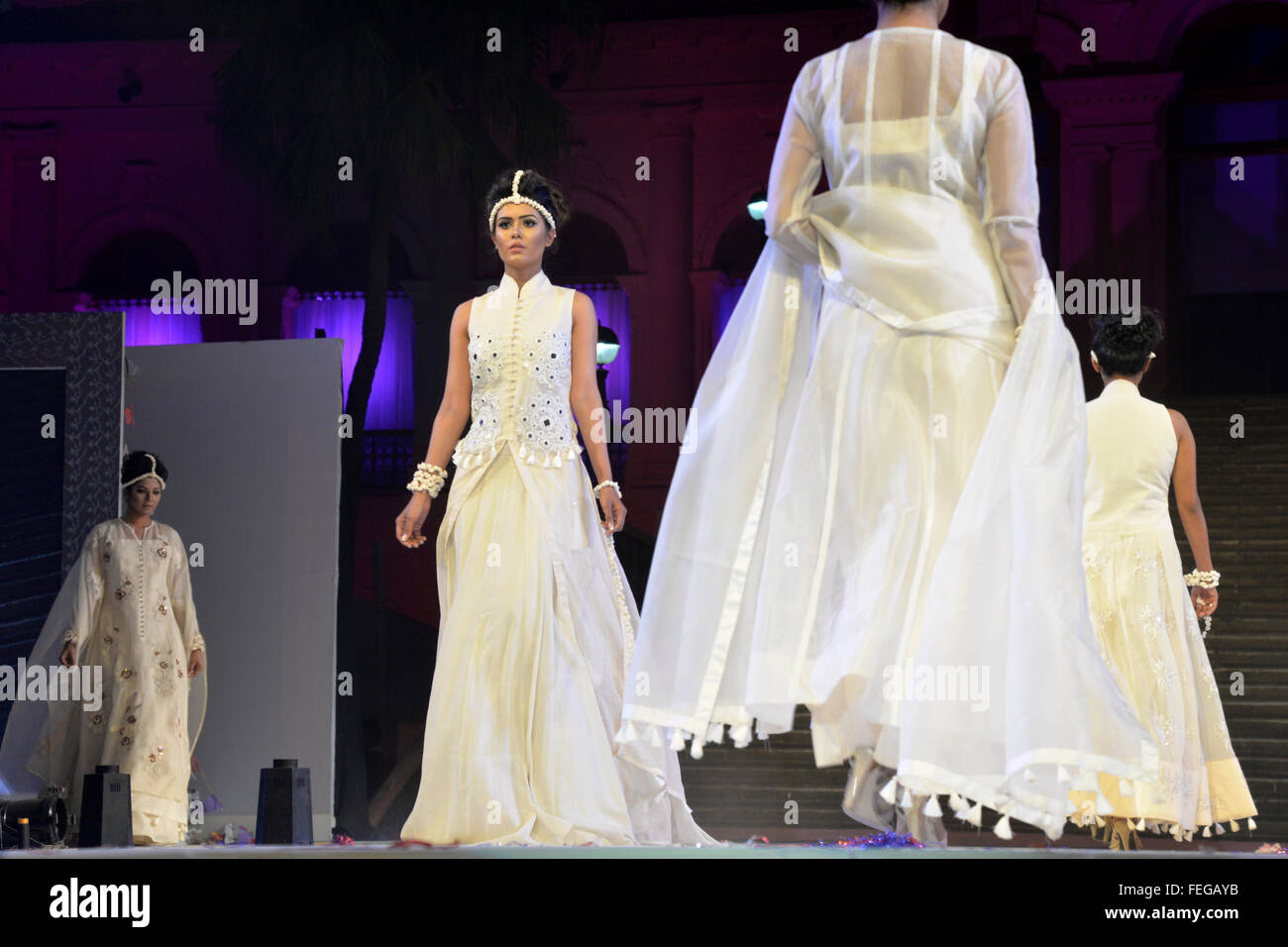 Dhaka, Bangladesh. 07th Feb, 2016. Bangladeshi Ramp models are ...