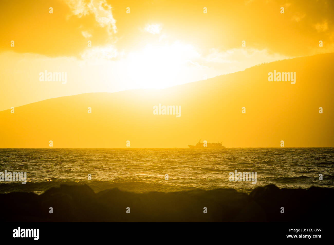 Sunset at the beach of Lahaina on the island of Maui, Hawaii (USA Stock ...