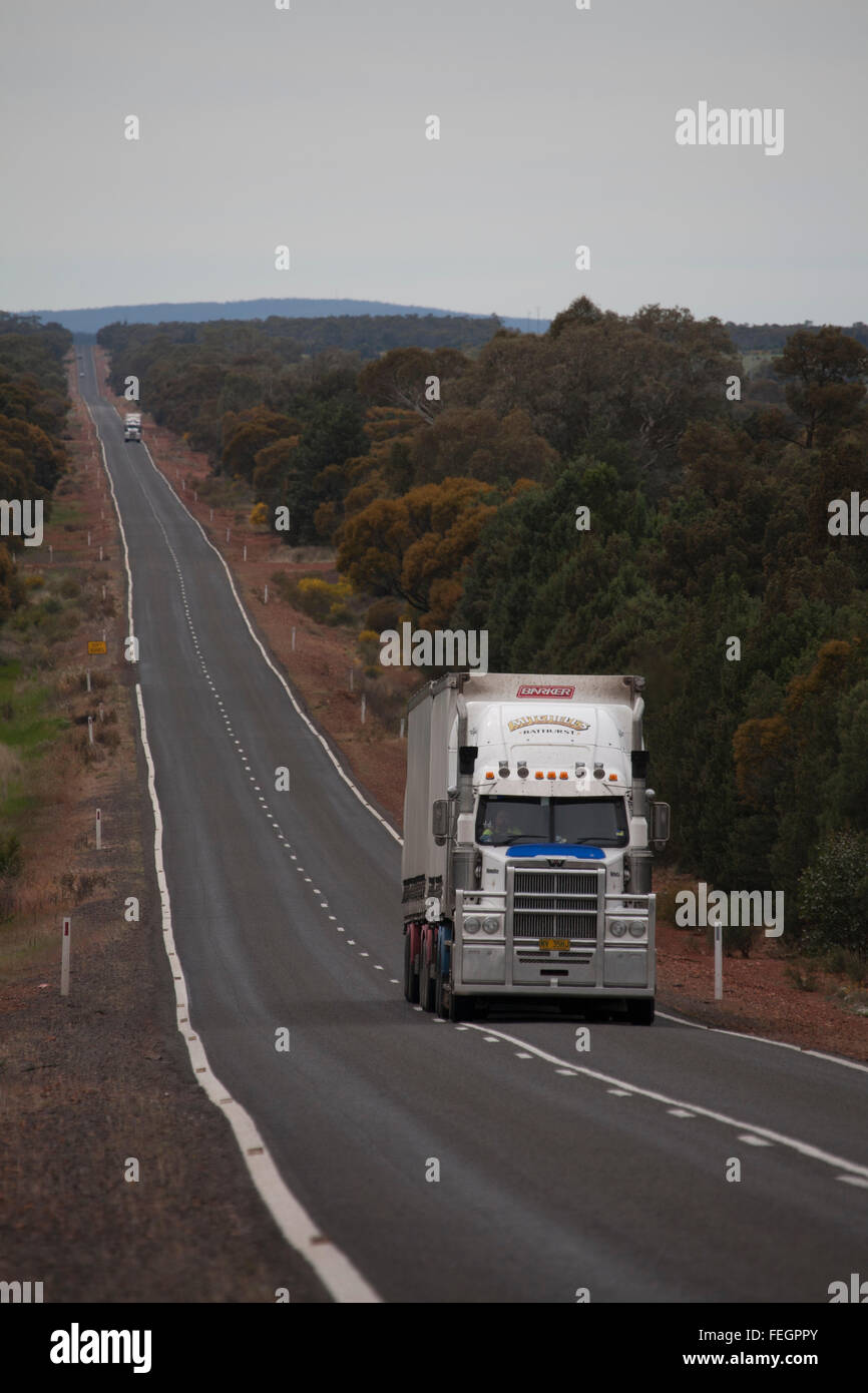 Semi trailers hi-res stock photography and images - Alamy