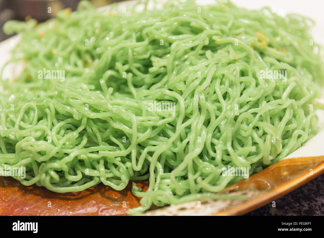 green noodle with Fried garlic Stock Photo - Alamy