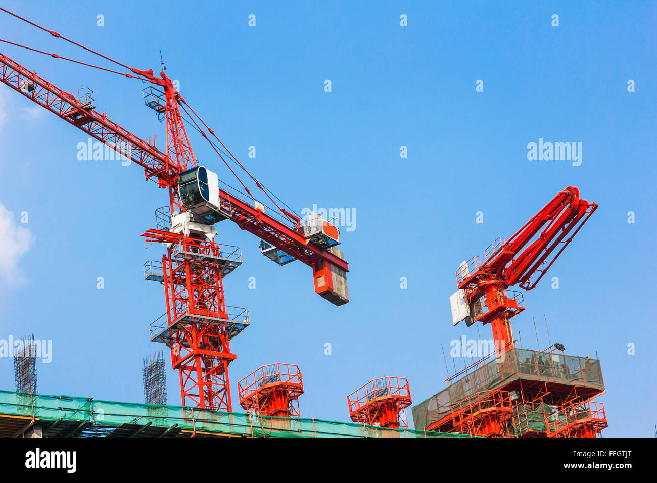 Construction site with crane and building Stock Photo - Alamy